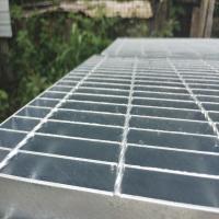 China Galvanized steel driveway grating floor serrated steel grating for sale