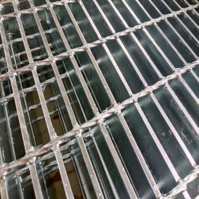 China 32x5mm Serrated Steel Grating Heavy Duty Galvanized Walkway Platform Bar Grating for sale