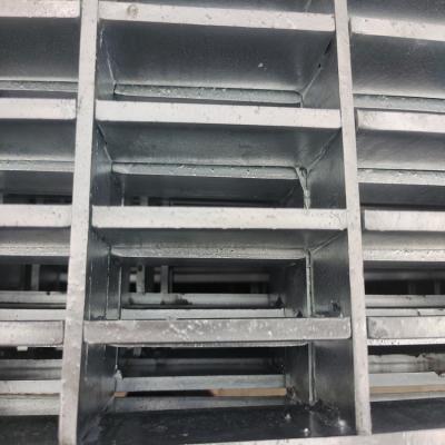 China Heavy Duty Steel Grating Building Materials Q235 A36 Hot Dip Galvanized 25x3mm Bearing Bar for sale