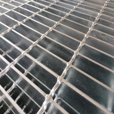 China Heavy Duty Steel Serrated Bar Grating Anti Skid Walking Platform 25x3mm Bearing Bar for sale