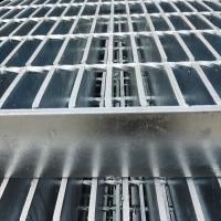 China Hot Dip Galvanized Heavy Duty Steel Grid Footpath Step Plate for sale