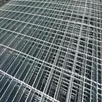 China Hot Dip Galvanized Serrated Steel Grating SS316 30mm Pitch for Driveway for sale