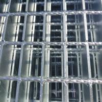China Welded Serrated Steel Bar Grating Floor Walkway Antislip for sale