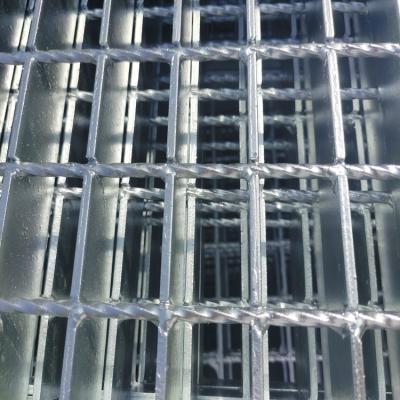 China Welded Serrated Steel Bar Grating Floor Walkway Antislip for sale