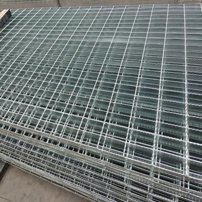 China Q235 Serrated Steel Grating for Road Trench Cover Hot Dip Galvanized 100mm Pitch for sale