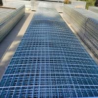 China Heavy Duty Galvanized Steel Grating Serrated Anti Corrosion 30mm 40mm Pitch for Catwalk Construction for sale