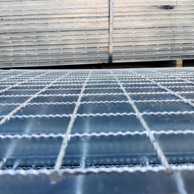 China HDG Serrated Steel Grating G325/30/100SG 32x5mm Bearing Bar Hot Dip Galvanized Industrial Platform for sale