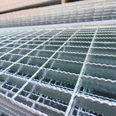 China Hot Dipped Galvanized Serrated Steel Grating Press Welded 2mm for sale