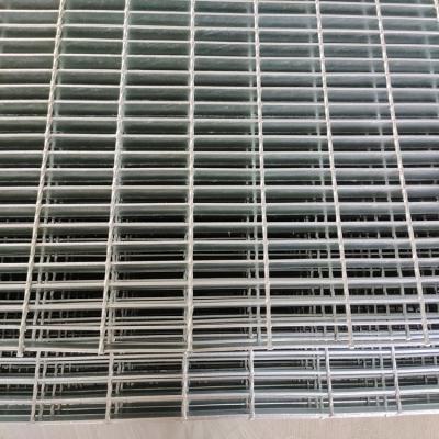 China Hot Dip Galvanized Steel Grating Stair Treads Drain Cover 25mm 40mm for sale