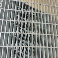 China Leak Proof Heavy Duty Galvanized Steel Grating Panels 25mm Bearing Bar Spacing for Pedestrian Walkways for sale