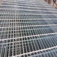 China Small Hole Industrial Steel Grating 25x5mm for Wastewater Platform Hot Dip Galvanized for sale