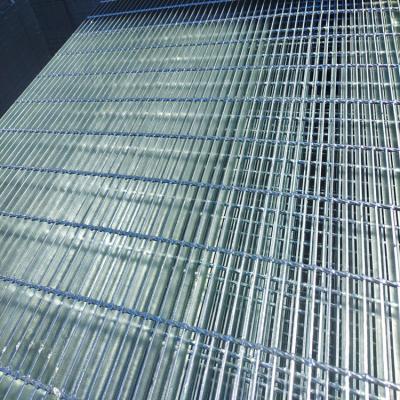 China Painted 304 Stainless Steel Grating 20x100mm for Equipment Maintenance Platform for sale