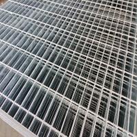 China Serrated Stainless Steel Bar Grating 50x5mm Welded Flooring for Industrial Platforms for sale
