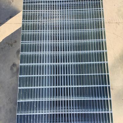 China Welded Heavy Steel Grating Hot Dip Galvanized Cross Bar 6x6mm Bearing Bar 25x3mm for sale
