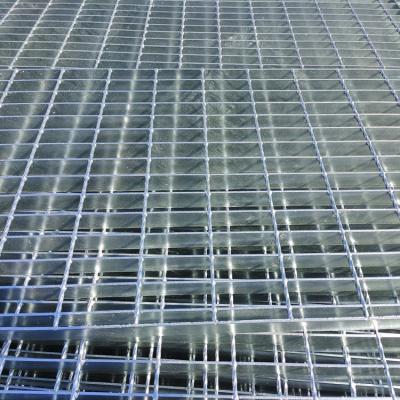 China Hot Dip Galvanized Steel Grating Platform Trench Cover 30mm Pitch Heavy Duty for sale