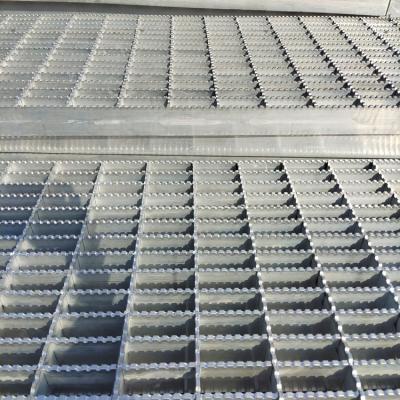China Mild Steel Serrated Grating 20x3 to 100x10 Hot Dipped Galvanized Safety Grating for sale