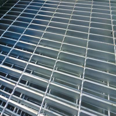 China Hot Dip Galvanized Steel Grating 30mm x 32mm to 40mm x 100mm with 5mm to 10mm Bearing Bars for sale