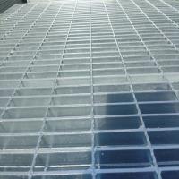 China Hot Dipped Galvanized Steel Grating Skid Resistance 25x5mm Bearing Bar for Oil Platform Driveway for sale