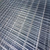 China Safety Catwalk Serrated Steel Grating Floor 25-100mm Bearing Bar Width 600-1250mm for sale
