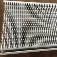 China Customized Aluminum Stair Tread Grating Anti Slip Corrosion Resistant 100 MOQ for sale