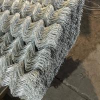 China Galvanized Chain Link Fence 1-4 Inch Mesh 0.5-5.0m Width for Outdoor Crowd Control and Security Barriers for sale