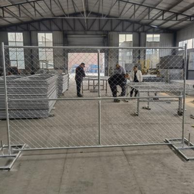 China 1.8m Height Hot-Dipped Galvanized Residential Chain Link Fence with 1.0-6.0mm Wire Diameter Options for sale