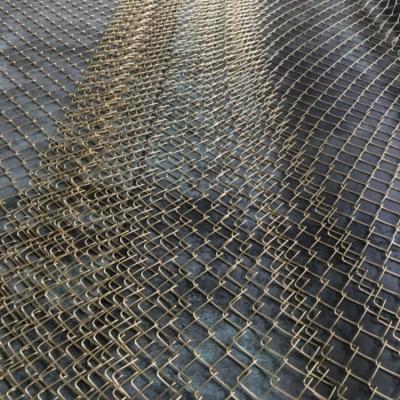 China Hot Dip Galvanized 6' Tall Chain Link Fence with 1.0-6.0mm Wire Thickness and 50x50mm Mesh Opening for sale