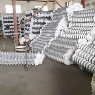 China 90x90mm Galvanized Chain Link Fencing with 1.2-5.0mm Wire Diameter for Construction Sites and Security Applications for sale