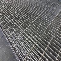 China Heavy Duty Serrated Steel Grating YB/T4001-2007 Standard with 2mm-12mm Bar Thickness and 30mm-50mm Spacing Options for sale