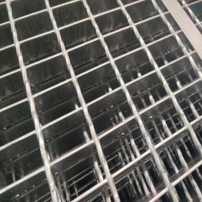 China 3mm Cross Bar Hot Dipped Smooth Surface Steel Grating For Building for sale