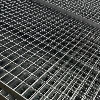 China Hot Dipped Galvanized Serrated Press Lock Steel Grating 30x5mm Bearing Bar ISO Certified for sale