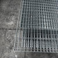 China Heavy Duty Machine Pressure Welded Galvanized Steel Bar Grating 3mm Cross Bar 30mm Spacing for sale