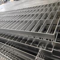 China Welded Steel Grating 3mm Cross Bar 30mm Pitch 1000x1000mm Heavy Duty Industrial Floor Decking for sale