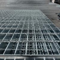 China Customized Load Capacity Black Safety Grating Pedestrian Grating 100-500kg for sale