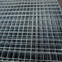China Customized Load Capacity Black Safety Grating Pedestrian Grating 100-500kg for sale