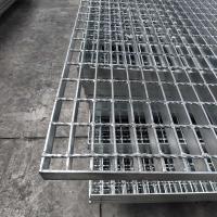 China Anti Slip Grating ISO9001 Custom Thickness Safety Grating for Walkways and Stair Treads for sale