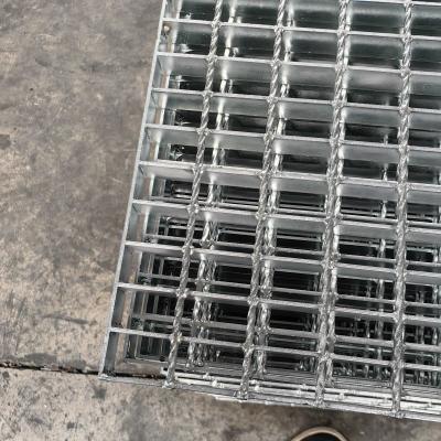 China 7mm Wire Pitch Anti Slip Grating for Oil and Gas Industry Custom Sizes for sale