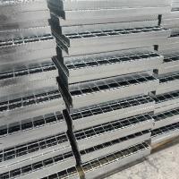 China Heavy Duty Steel Floor Decking Grating Machine Pressure Welded 30mm Flat Bar Bearing Pitch for sale