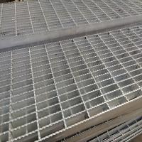 China Anodized Aluminum Bar Grating 6mm Cross Bar 40mm Height Non Slip Walkway for sale