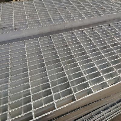 China Anodized Aluminum Bar Grating 6mm Cross Bar 40mm Height Non Slip Walkway for sale