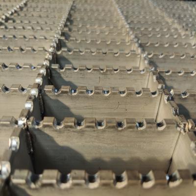 China Aluminum Bar Grating 40mm Bearing Bar Pitch 5mm Thickness Anodized Surface 3000mm Length for sale