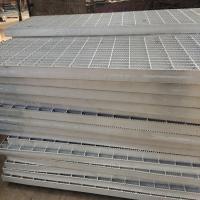 China Aluminum Bar Grating 40mm Bearing Bar Pitch 5mm Thickness Anodized Surface 3000mm Length for sale