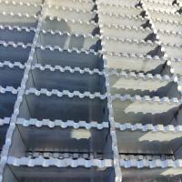 China Tiantai 900mm Wide Aluminum Bar Grating 5mm Thickness Anodized Non-Slip Walkway for sale