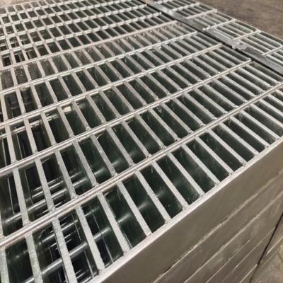 China Hot Rolled Q235 Steel Grating 8mm Bearing Bar Heavy Duty Industrial Walkway for sale