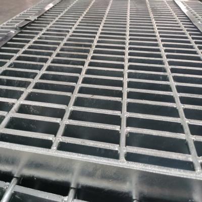 China Heavy Duty Steel Grating 30mm Pitch Press Welded Galvanized 8mm Thick for sale