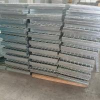 China Pressure Welded Serrated Steel Grating Heavy Duty Drainage And Ventilation Solution for sale