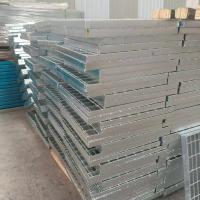 China Pressure Welded Serrated Steel Grating Heavy Duty Drainage And Ventilation Solution for sale