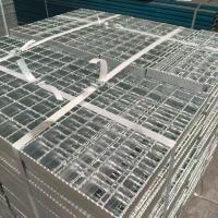 China Heavy Duty Industrial Steel Grating 50mm Bar Spacing Anti-Slip Serrated Surface for sale