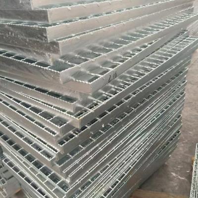 China Steel Grating Platform Flooring 40x4mm Bars Oil Chemical Resistant Heavy Duty 5mm Thick for sale
