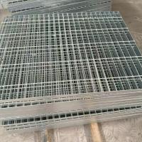 China Steel Grating Stair Treads Serrated Surface Anti-Slip 270000 Tons Annual Demand for sale
